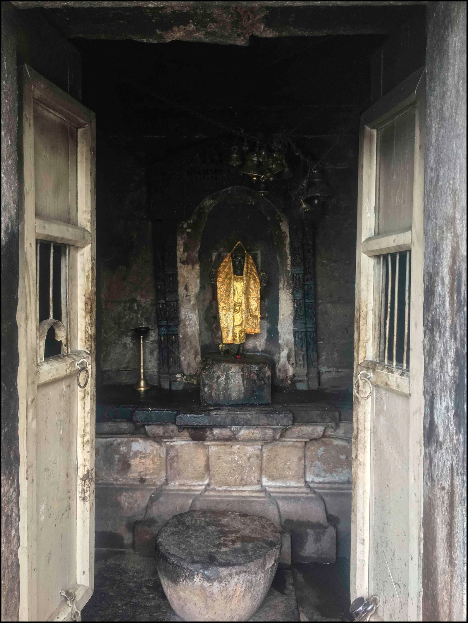 Temple trudges… - travel travails and heck